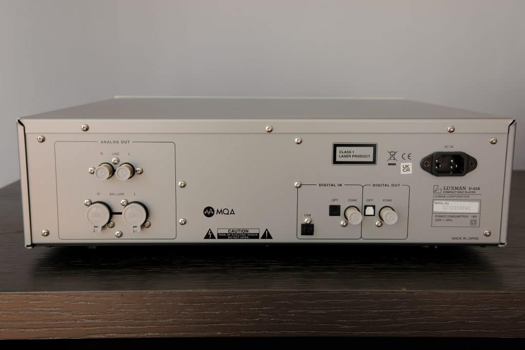 D-03X : Le lecteur de CD Luxman